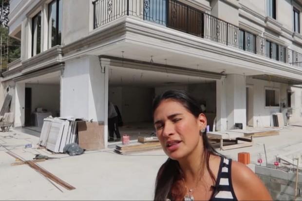 Simone faz tour na obra de sua nova mansão: 'Estamos em fase de acabamento'