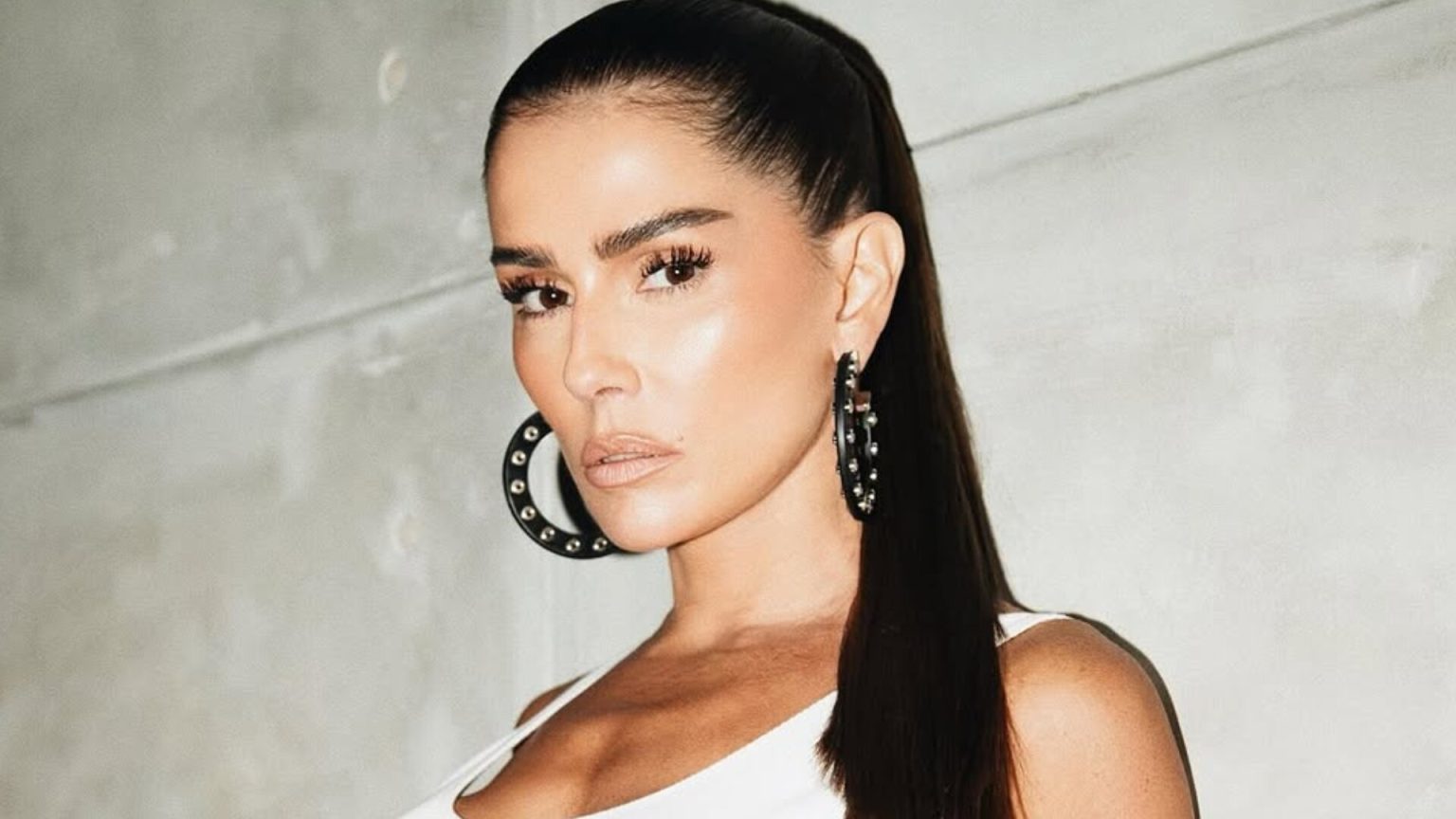 Deborah Secco faz revelações sobre dores pessoais: 'Me transformaram'